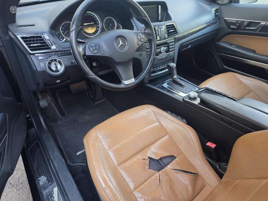 Melns Mercedes-Benz E 350 2010 Viļņa, ar dzinēja tilpumu 3.00 L un nobraukumu 285 tūkst. km par 4700 €, foto 9 vietnē AUTOMOTO.COM.LV