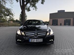Black Mercedes-Benz E 350 2010 in Riga, with an engine capacity of 3.50 L and mileage of 250 thousand km for 12300 €, photo 4 on AUTOMOTO.COM.LV