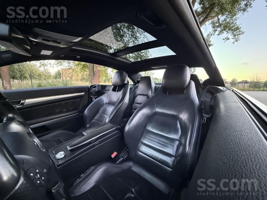 Black Mercedes-Benz E 350 2010 in Riga, with an engine capacity of 3.50 L and mileage of 250 thousand km for 12300 €, photo 7 on AUTOMOTO.COM.LV