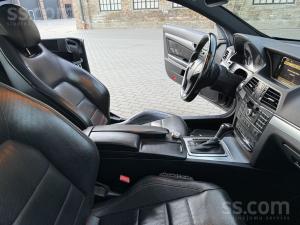Black Mercedes-Benz E 350 2010 in Riga, with an engine capacity of 3.50 L and mileage of 250 thousand km for 12300 €, photo 9 on AUTOMOTO.COM.LV