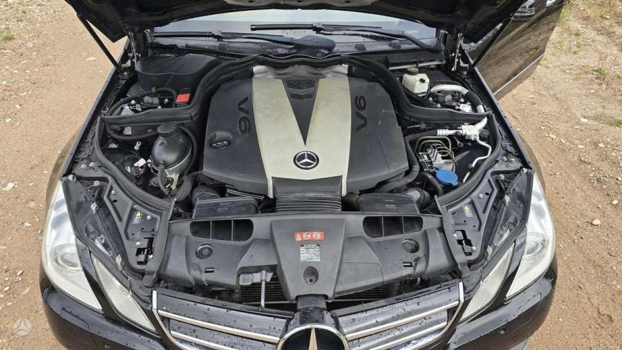 Black Mercedes-Benz E 350 2010 in Jurbarkas, with an engine capacity of 2.99 L and mileage of 280 thousand km for 6900 €, photo 15 on AUTOMOTO.COM.LV