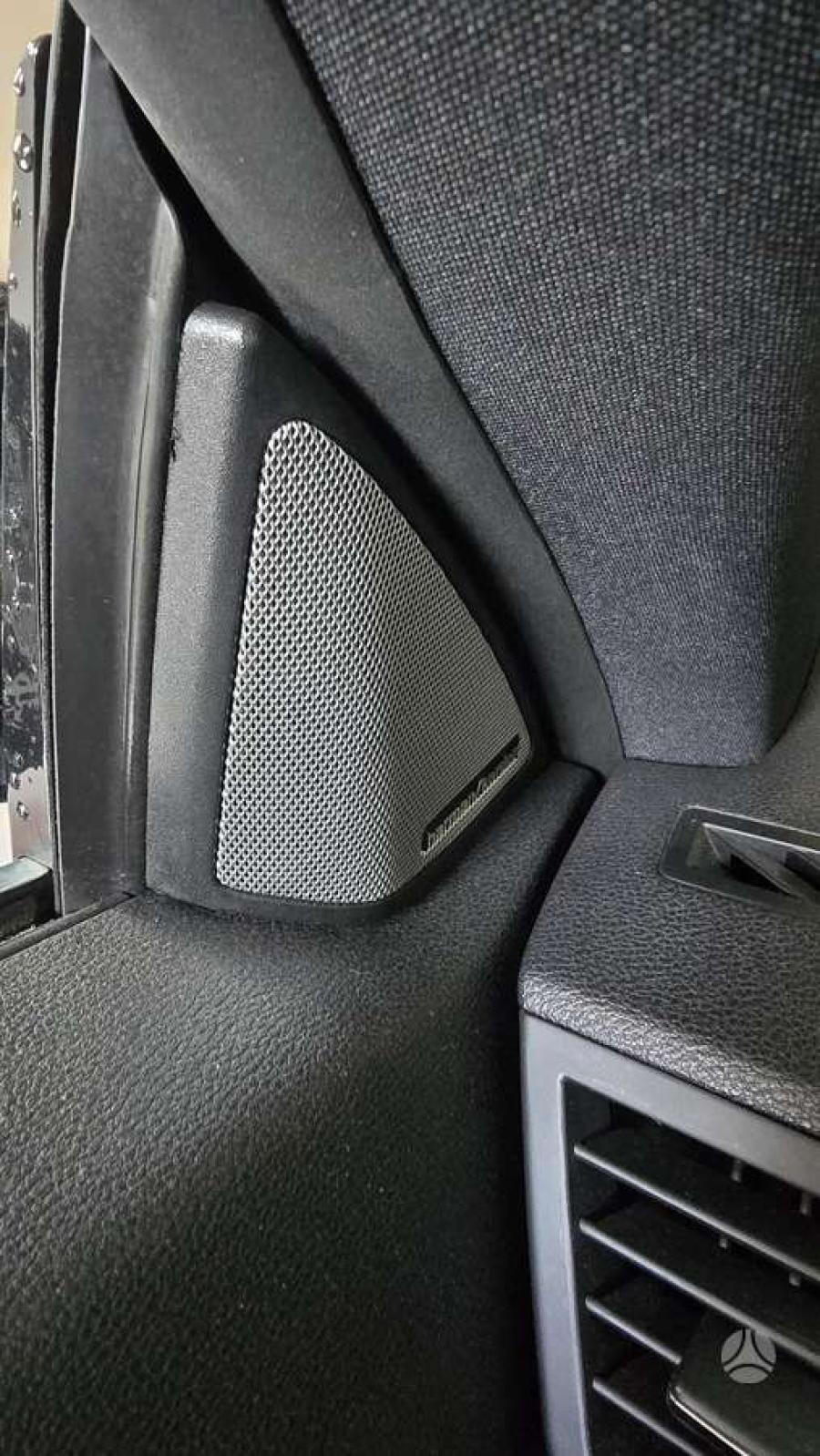 Black Mercedes-Benz E 350 2010 in Jurbarkas, with an engine capacity of 2.99 L and mileage of 280 thousand km for 6900 €, photo 18 on AUTOMOTO.COM.LV