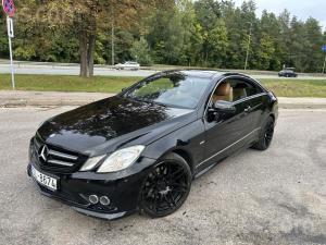 Melns Mercedes-Benz E 350 2010 Rīga, ar dzinēja tilpumu 3.00 L un nobraukumu 336 tūkst. km par 9500 €, foto  vietnē AUTOMOTO.COM.LV