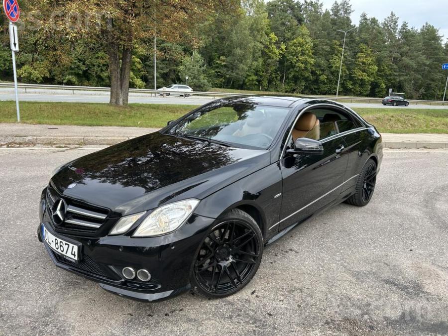 Melns Mercedes-Benz E 350 2010 Rīga, ar dzinēja tilpumu 3.00 L un nobraukumu 336 tūkst. km par 9500 €, foto 1 vietnē AUTOMOTO.COM.LV