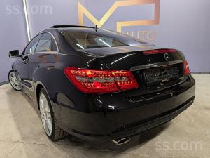 Черный Мерседес E 350 2010 в Юрмала, объемом двигателя 3.00 л и пробегом 350 тыс. км за 9950 €, фото 7 на AUTOMOTO.COM.LV