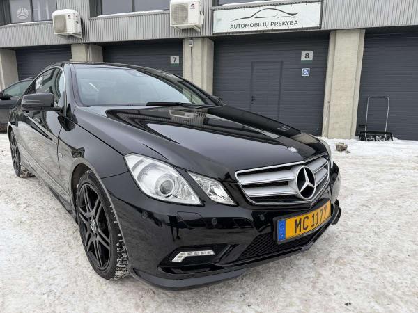 Melns Mercedes-Benz E 350 2011 Šauļi, ar dzinēja tilpumu 2.99 L un nobraukumu 238 tūkst. km par 7700 €, foto 1 vietnē AUTOMOTO.COM.LV