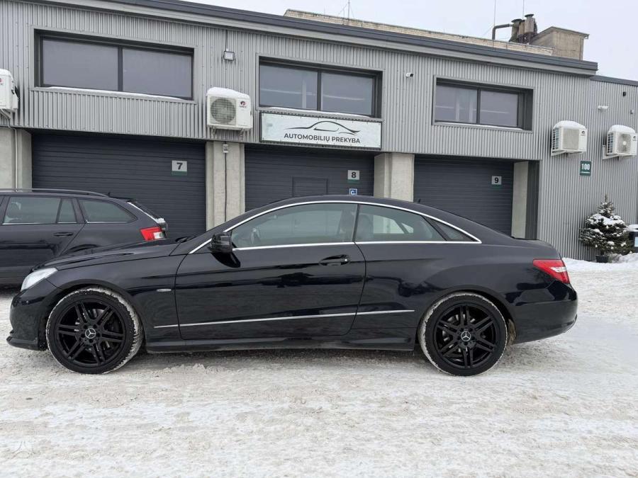 Melns Mercedes-Benz E 350 2011 Šauļi, ar dzinēja tilpumu 2.99 L un nobraukumu 238 tūkst. km par 7700 €, foto 7 vietnē AUTOMOTO.COM.LV