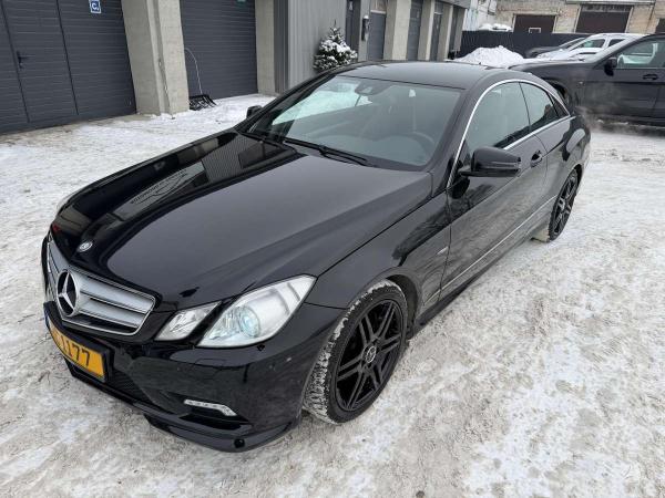 Melns Mercedes-Benz E 350 2011 Šauļi, ar dzinēja tilpumu 2.99 L un nobraukumu 238 tūkst. km par 7700 €, foto 9 vietnē AUTOMOTO.COM.LV