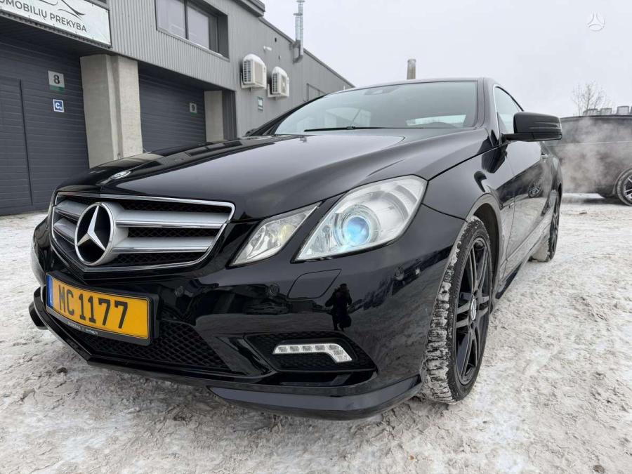Melns Mercedes-Benz E 350 2011 Šauļi, ar dzinēja tilpumu 2.99 L un nobraukumu 238 tūkst. km par 7700 €, foto 10 vietnē AUTOMOTO.COM.LV