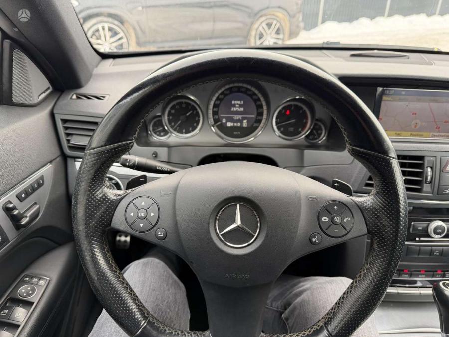 Melns Mercedes-Benz E 350 2011 Šauļi, ar dzinēja tilpumu 2.99 L un nobraukumu 238 tūkst. km par 7700 €, foto 15 vietnē AUTOMOTO.COM.LV