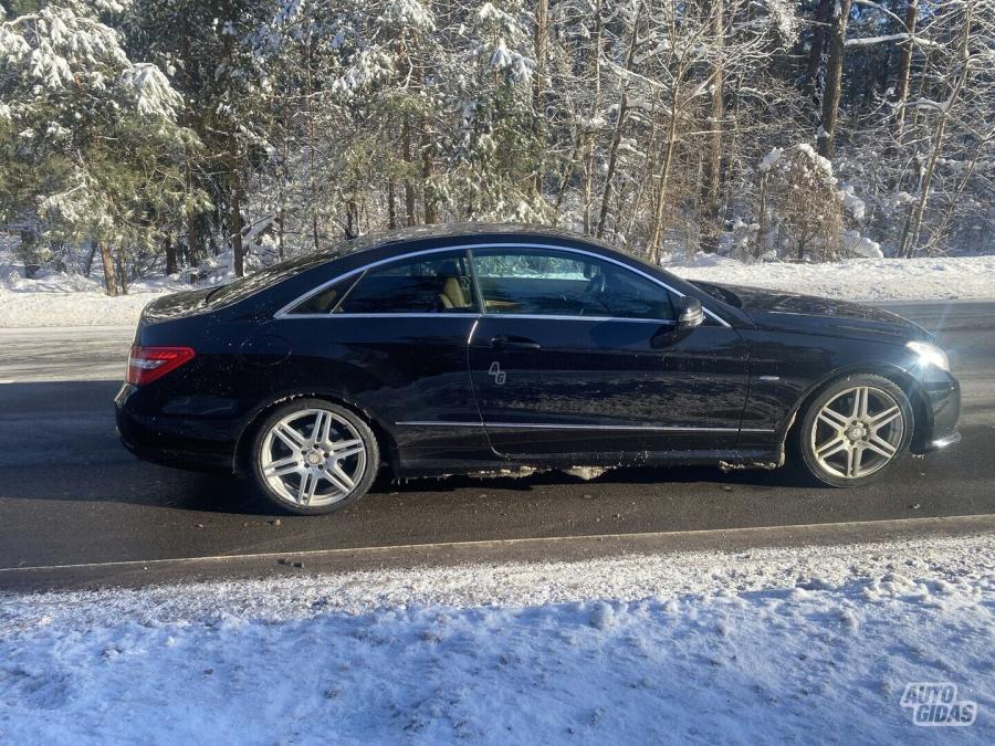 Melns Mercedes-Benz E 350 2011 Trakai, ar dzinēja tilpumu 3.00 L un nobraukumu 365 tūkst. km par 8500 €, foto 8 vietnē AUTOMOTO.COM.LV
