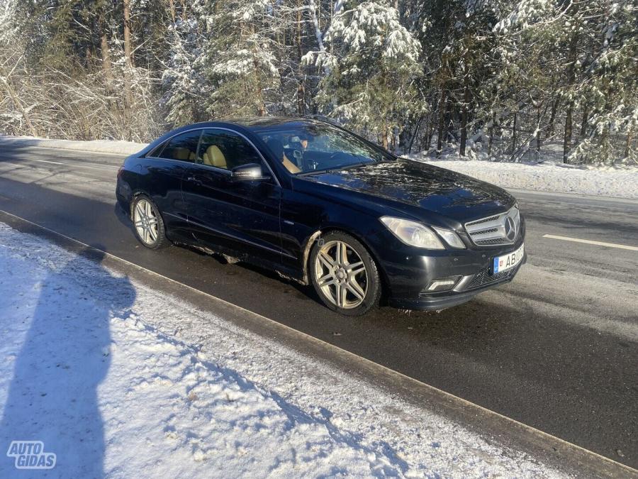Melns Mercedes-Benz E 350 2011 Trakai, ar dzinēja tilpumu 3.00 L un nobraukumu 365 tūkst. km par 8500 €, foto 10 vietnē AUTOMOTO.COM.LV