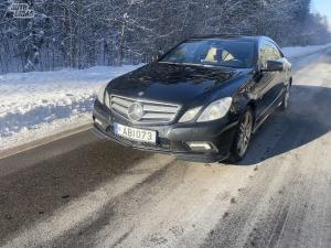 Melns Mercedes-Benz E 350 2011 Trakai, ar dzinēja tilpumu 3.00 L un nobraukumu 360 tūkst. km par 7500 €, foto  vietnē AUTOMOTO.COM.LV