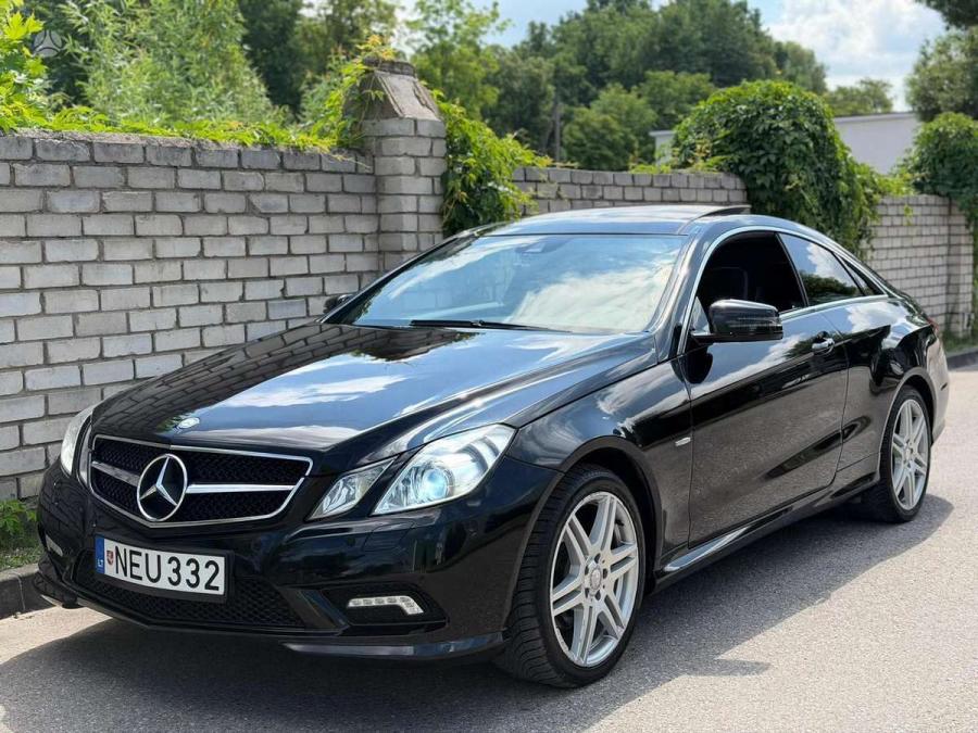 Черный Мерседес E 350 2011 в Каунас, объемом двигателя 2.99 л и пробегом 280 тыс. км за 8000 €, фото 1 на AUTOMOTO.COM.LV