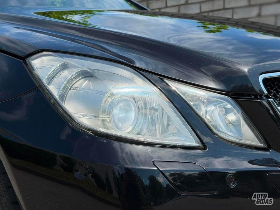 Черный Мерседес E 350 2011 в Каунас, объемом двигателя 3.00 л и пробегом 280 тыс. км за 8000 €, фото 6 на AUTOMOTO.COM.LV