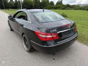 Melns Mercedes-Benz E 350 2011 Vilkaviškis, ar dzinēja tilpumu 3.00 L un nobraukumu 185 tūkst. km par 6499 €, foto 5 vietnē AUTOMOTO.COM.LV