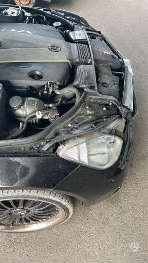 Black Mercedes-Benz E 350 2011 in Vilkaviskis, with an engine capacity of 2.99 L and mileage of 185 thousand km for 5999 €, photo 8 on AUTOMOTO.COM.LV