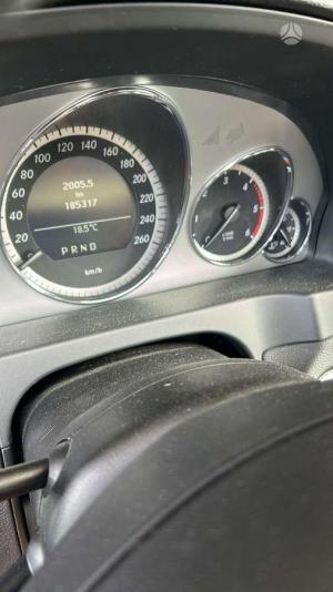 Black Mercedes-Benz E 350 2011 in Vilkaviskis, with an engine capacity of 2.99 L and mileage of 185 thousand km for 5999 €, photo 12 on AUTOMOTO.COM.LV