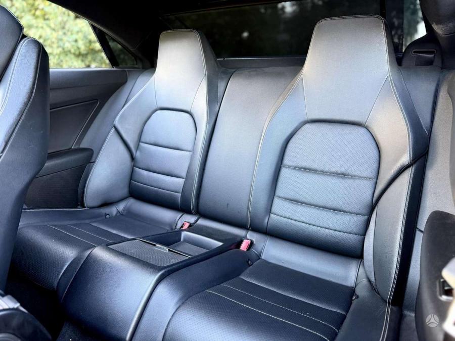 Melns Mercedes-Benz E 350 2011 Kauņa, ar dzinēja tilpumu 2.99 L un nobraukumu 277 tūkst. km par 8000 €, foto 37 vietnē AUTOMOTO.COM.LV