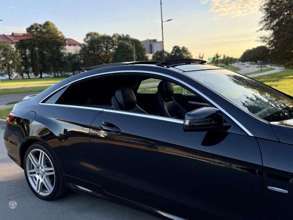 Melns Mercedes-Benz E 350 2011 Kauņa, ar dzinēja tilpumu 2.99 L un nobraukumu 277 tūkst. km par 8000 €, foto 4 vietnē AUTOMOTO.COM.LV