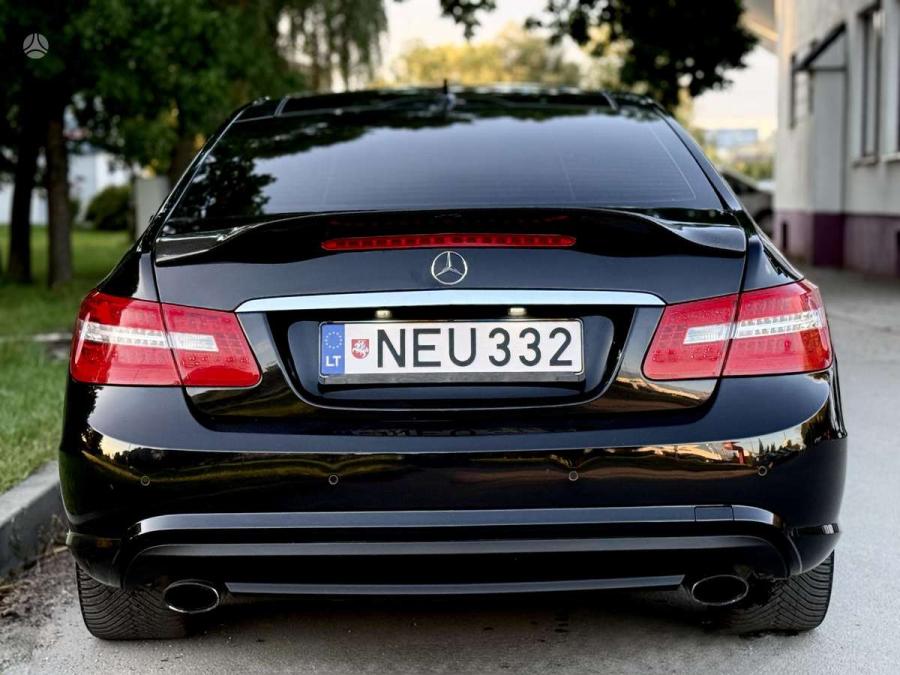 Melns Mercedes-Benz E 350 2011 Kauņa, ar dzinēja tilpumu 2.99 L un nobraukumu 277 tūkst. km par 8000 €, foto 11 vietnē AUTOMOTO.COM.LV
