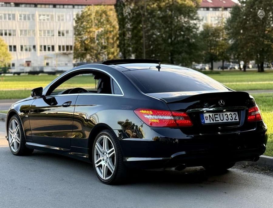 Melns Mercedes-Benz E 350 2011 Kauņa, ar dzinēja tilpumu 2.99 L un nobraukumu 277 tūkst. km par 8000 €, foto 14 vietnē AUTOMOTO.COM.LV