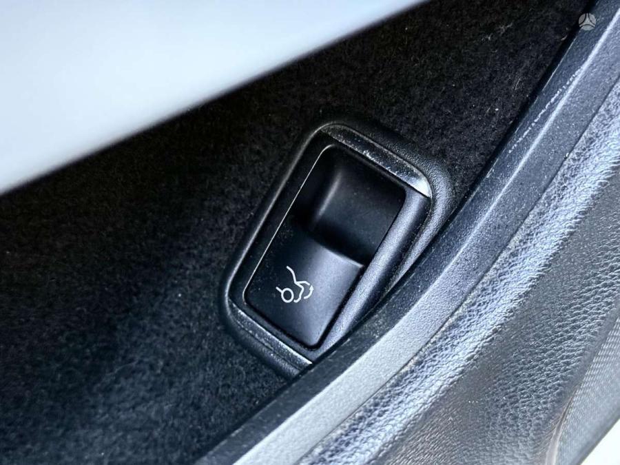 Melns Mercedes-Benz E 350 2011 Kauņa, ar dzinēja tilpumu 2.99 L un nobraukumu 277 tūkst. km par 8000 €, foto 22 vietnē AUTOMOTO.COM.LV