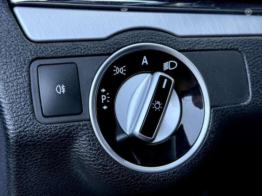 Melns Mercedes-Benz E 350 2011 Kauņa, ar dzinēja tilpumu 2.99 L un nobraukumu 277 tūkst. km par 8000 €, foto 24 vietnē AUTOMOTO.COM.LV