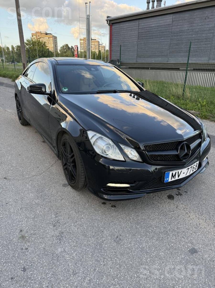 Black Mercedes-Benz E 350 2012 in Riga, with an engine capacity of 3.00 L and mileage of 306 thousand km for 9000 €, photo 1 on AUTOMOTO.COM.LV