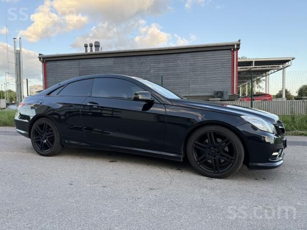 Melns Mercedes-Benz E 350 2012 Rīga, ar dzinēja tilpumu 3.00 L un nobraukumu 306 tūkst. km par 9000 €, foto 6 vietnē AUTOMOTO.COM.LV
