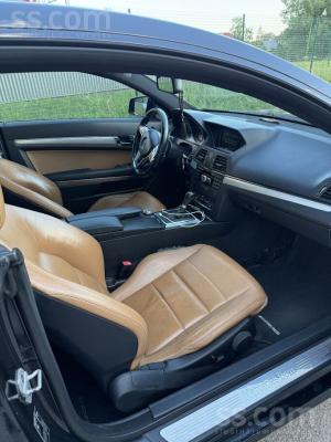 Black Mercedes-Benz E 350 2012 in Riga, with an engine capacity of 3.00 L and mileage of 306 thousand km for 9000 €, photo 8 on AUTOMOTO.COM.LV