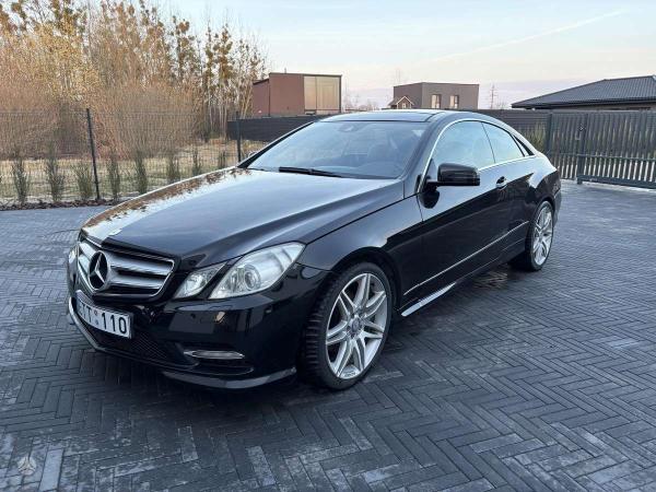 Черный Мерседес E 350 2012 в Каунас, объемом двигателя 2.99 л и пробегом 275 тыс. км за 6500 €, фото 3 на AUTOMOTO.COM.LV