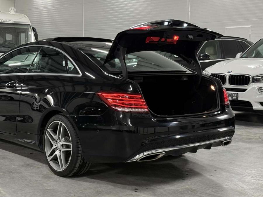 Black Mercedes-Benz E 350 2013 in Marijampole, with an engine capacity of 2.99 L and mileage of 250 thousand km for 13700 €, photo 13 on AUTOMOTO.COM.LV