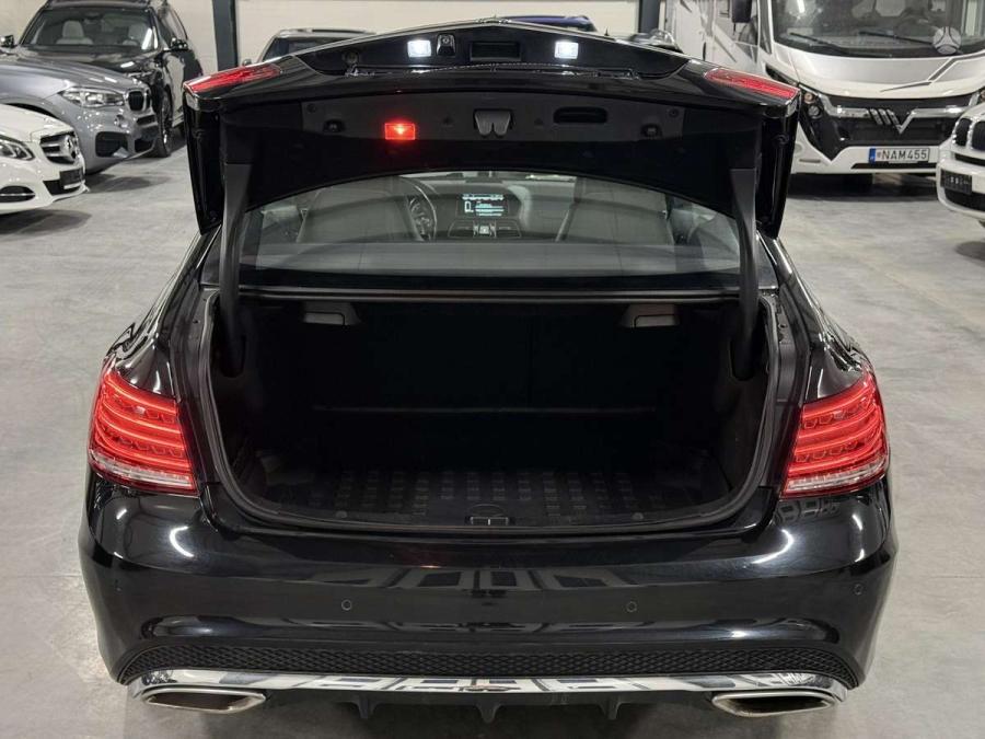 Black Mercedes-Benz E 350 2013 in Marijampole, with an engine capacity of 2.99 L and mileage of 250 thousand km for 13700 €, photo 14 on AUTOMOTO.COM.LV
