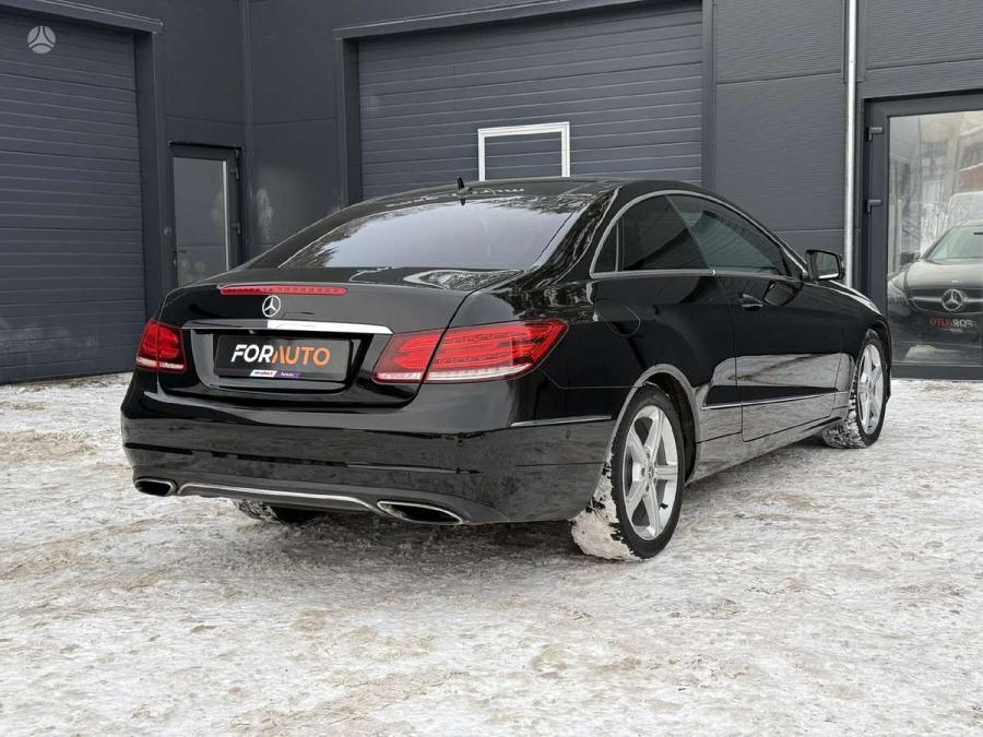 Melns Mercedes-Benz E 350 2014 Viļņa, ar dzinēja tilpumu 2.99 L un nobraukumu 268 tūkst. km par 12800 €, foto 4 vietnē AUTOMOTO.COM.LV