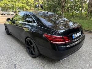Melns Mercedes-Benz E 350 2014 Viļņa, ar dzinēja tilpumu 2.99 L un nobraukumu 337 tūkst. km par 8500 €, foto 7 vietnē AUTOMOTO.COM.LV