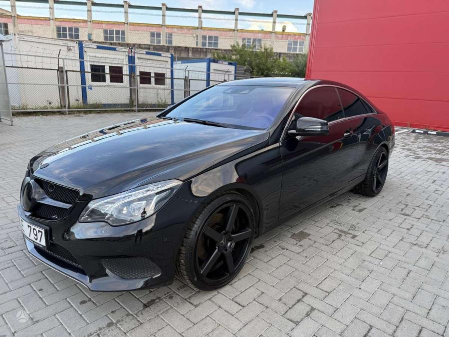 Black Mercedes-Benz E 350 2014 in Vilnius, with an engine capacity of 2.99 L and mileage of 337 thousand km for 9500 €, photo 1 on AUTOMOTO.COM.LV