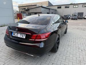 Black Mercedes-Benz E 350 2014 in Vilnius, with an engine capacity of 2.99 L and mileage of 337 thousand km for 9500 €, photo 6 on AUTOMOTO.COM.LV