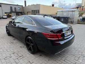 Black Mercedes-Benz E 350 2014 in Vilnius, with an engine capacity of 2.99 L and mileage of 337 thousand km for 9500 €, photo 7 on AUTOMOTO.COM.LV