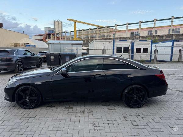 Melns Mercedes-Benz E 350 2014 Viļņa, ar dzinēja tilpumu 2.99 L un nobraukumu 337 tūkst. km par 9500 €, foto 8 vietnē AUTOMOTO.COM.LV