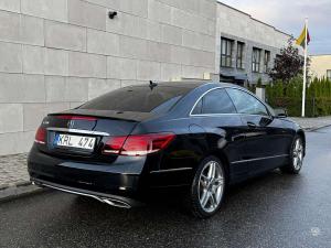 Black Mercedes-Benz E 350 2014 in Vilnius, with an engine capacity of 3.50 L and mileage of 179 thousand km for 8399 €, photo 4 on AUTOMOTO.COM.LV
