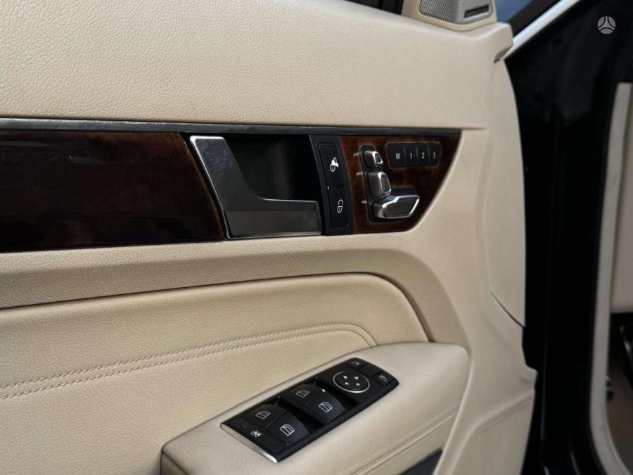 Black Mercedes-Benz E 350 2014 in Vilnius, with an engine capacity of 3.50 L and mileage of 179 thousand km for 8399 €, photo 11 on AUTOMOTO.COM.LV