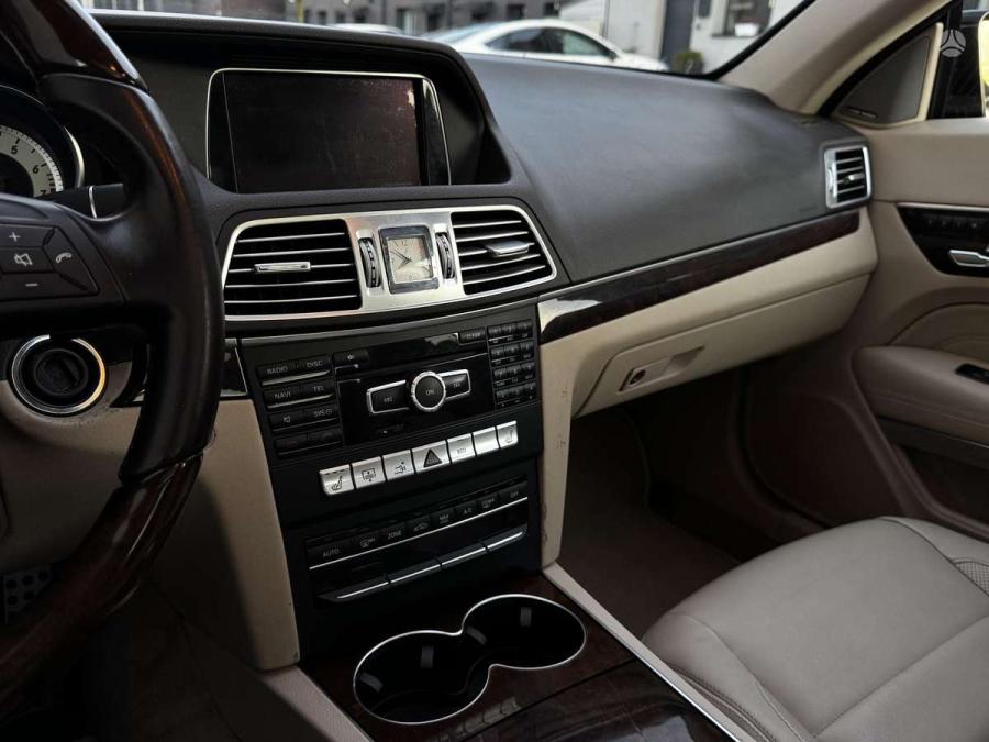 Black Mercedes-Benz E 350 2014 in Vilnius, with an engine capacity of 3.50 L and mileage of 179 thousand km for 8399 €, photo 14 on AUTOMOTO.COM.LV