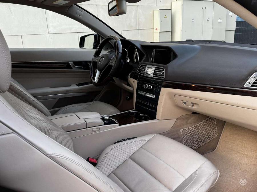Black Mercedes-Benz E 350 2014 in Vilnius, with an engine capacity of 3.50 L and mileage of 179 thousand km for 8399 €, photo 18 on AUTOMOTO.COM.LV