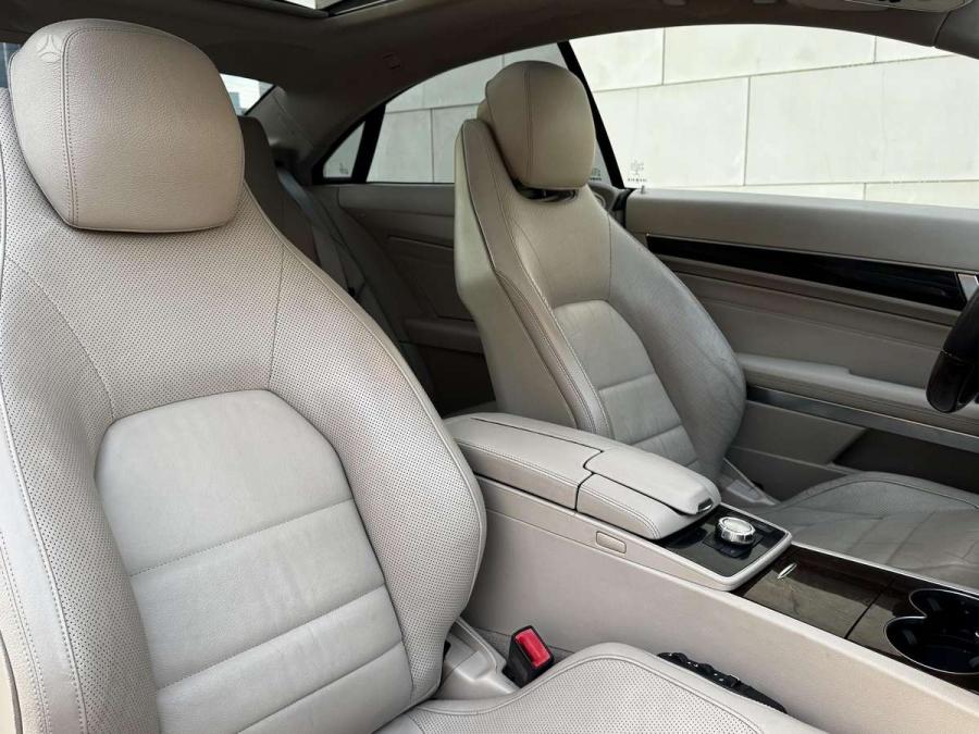 Black Mercedes-Benz E 350 2014 in Vilnius, with an engine capacity of 3.50 L and mileage of 179 thousand km for 8399 €, photo 19 on AUTOMOTO.COM.LV
