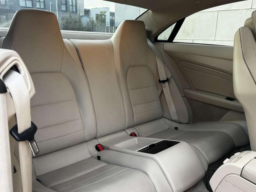 Black Mercedes-Benz E 350 2014 in Vilnius, with an engine capacity of 3.50 L and mileage of 179 thousand km for 8399 €, photo 20 on AUTOMOTO.COM.LV