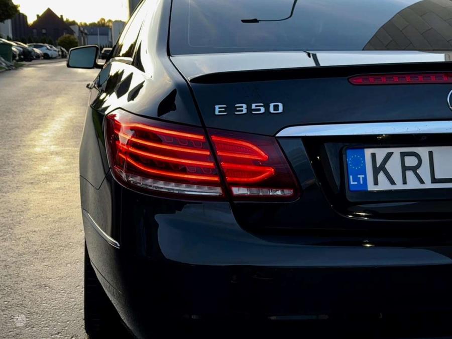 Black Mercedes-Benz E 350 2014 in Vilnius, with an engine capacity of 3.50 L and mileage of 179 thousand km for 8399 €, photo 29 on AUTOMOTO.COM.LV