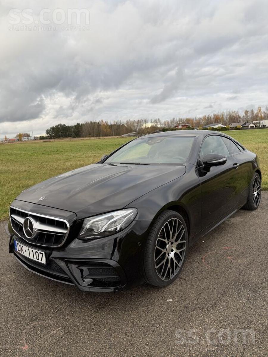 Black Mercedes-Benz E 350 2017 in Riga, with an engine capacity of 3.00 L and mileage of 76 thousand km for 25000 €, photo 3 on AUTOMOTO.COM.LV