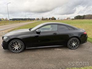 Black Mercedes-Benz E 350 2017 in Riga, with an engine capacity of 3.00 L and mileage of 76 thousand km for 25000 €, photo 4 on AUTOMOTO.COM.LV