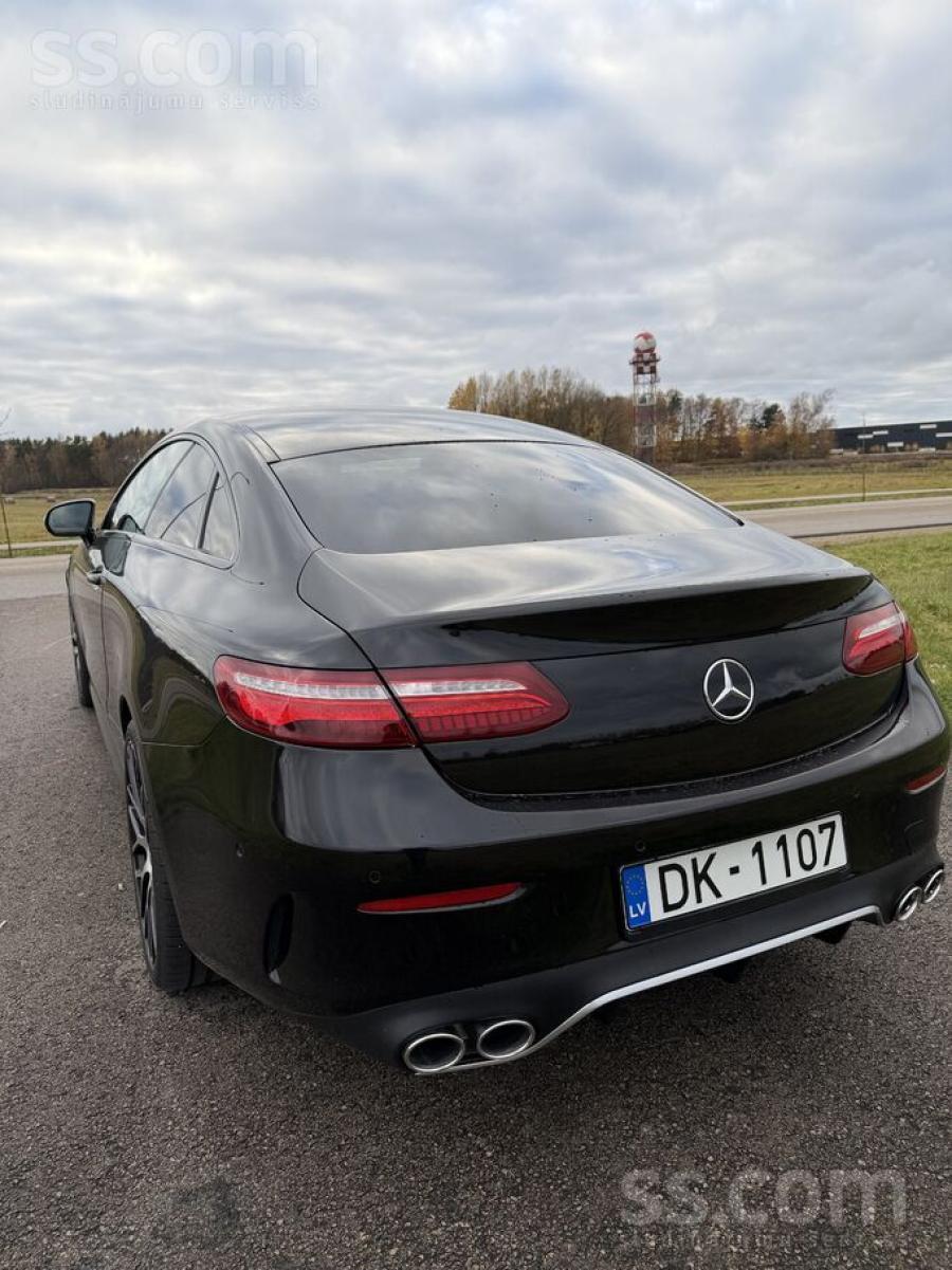 Black Mercedes-Benz E 350 2017 in Riga, with an engine capacity of 3.00 L and mileage of 76 thousand km for 25000 €, photo 5 on AUTOMOTO.COM.LV